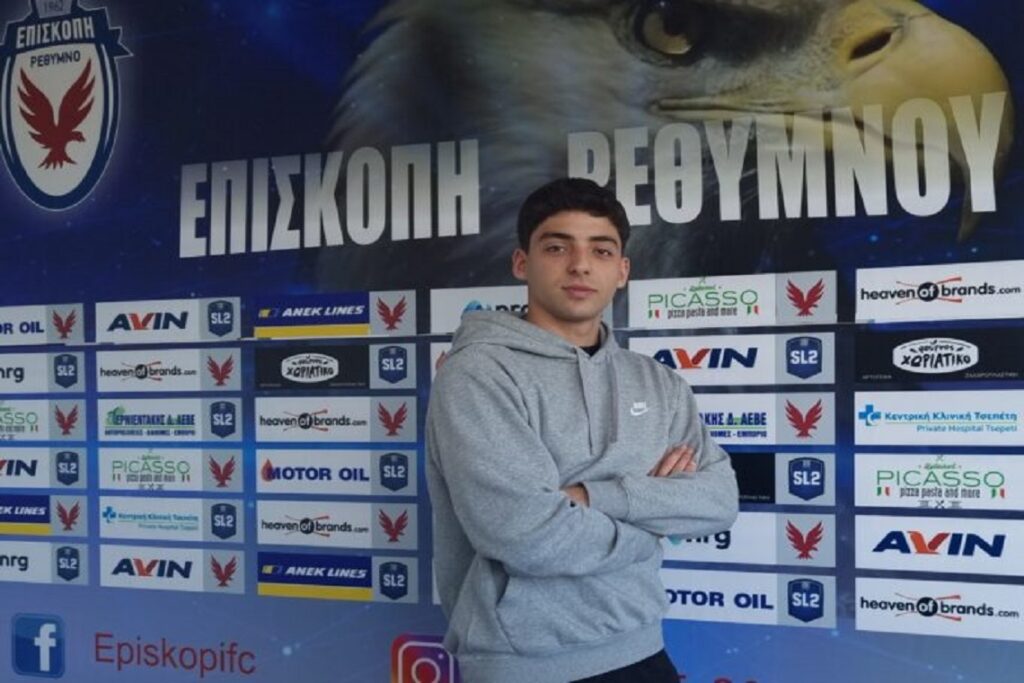 ΕΠΙΣΚΟΠΗ: ΑΠΕΚΤΗΣΕ ΤΟΝ ΣΤΕΦΑΝΟ ΣΥΜΕΩΝΙΔΗ - SuperSports